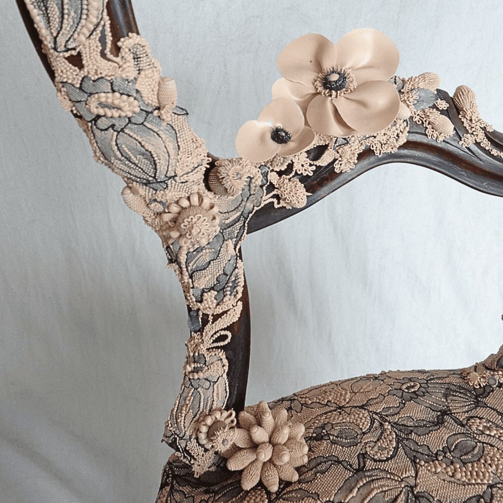 Embroidered chair - Tzuri Gueta